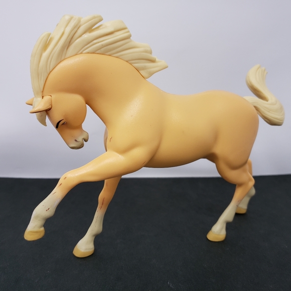 Dreamworks | Toys | Dreamworks Spirit Riding Free Horse Figure Toy Just ...